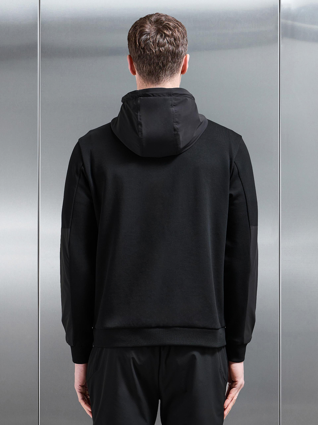 Apex Hybrid Jersey Windbreaker in Black | ARNE UK