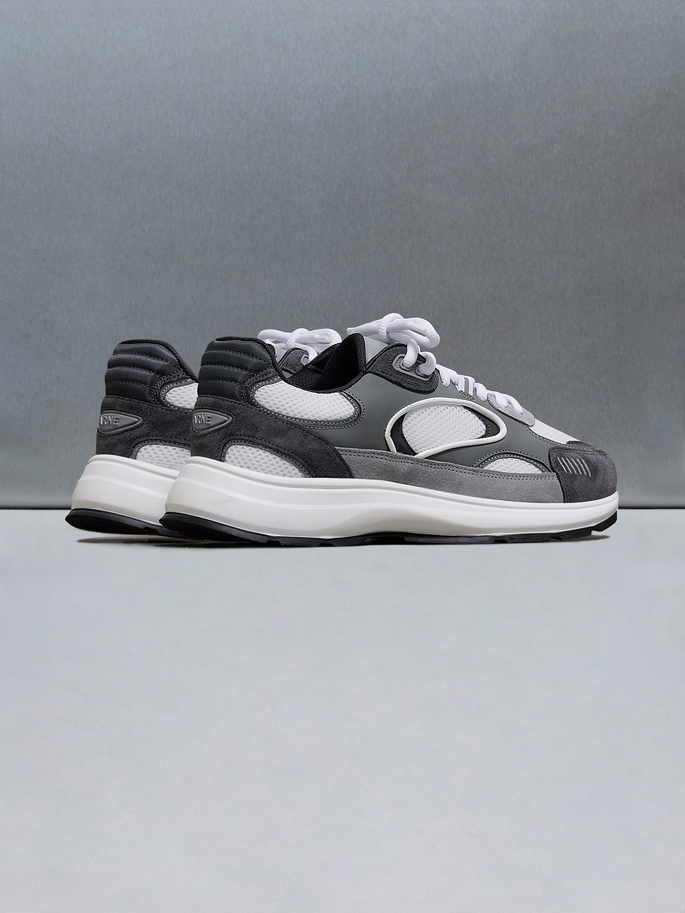 Circuit Trainer in White Grey | ARNE UK